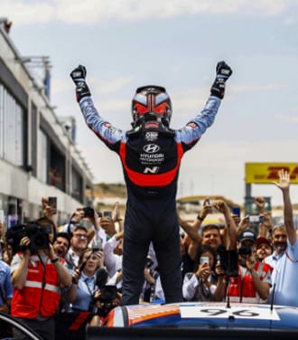 Introducing the eTouring Car World Cup (ETCR)