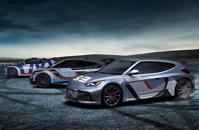 모터스포츠에서 영감을 받은 기술을 생산 모델에 접목한 '롤링랩(Rolling Lab)'